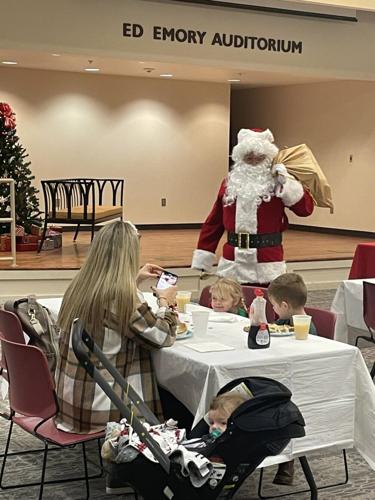 Scenes from Breakfast with Santa 4-H fundraiser | Multimedia ...