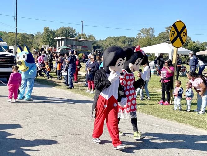 Parmele joins 250th celebration | Features | reflector.com