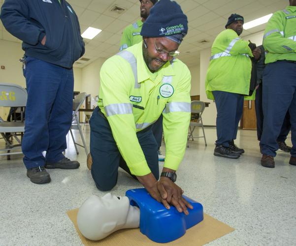 Stayin' alive with hands-only CPR | Crime | reflector.com