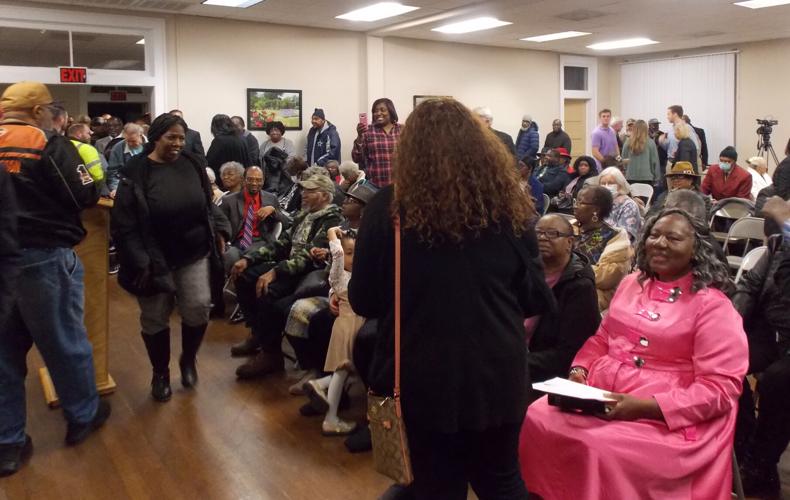 New leadership takes oath in Ayden | News | reflector.com