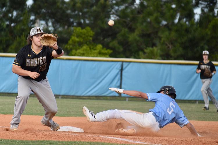 Extra DE Baseball pics | | reflector.com