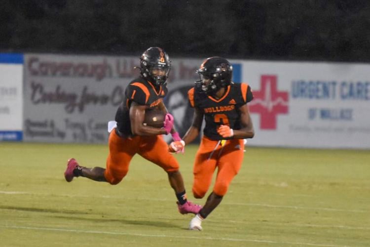 Wallace-Rose Hill destroys Clinton in 59-0 win | Sports | reflector.com