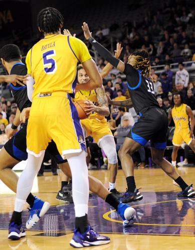 ECU men's basketball: Pirates snap losing streak with home win over ...