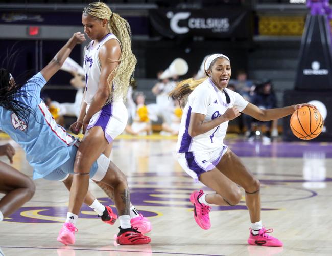 ECU women's basketball: Pirates go wire-to-wire vs. FAU, tie program ...