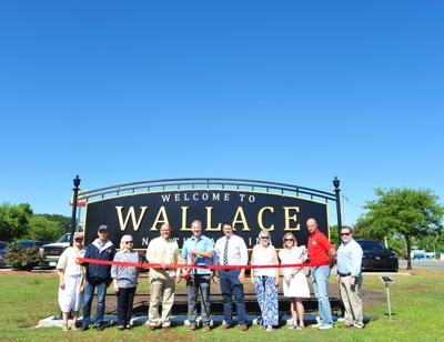 Wallace unveils new welcome sign | News | reflector.com