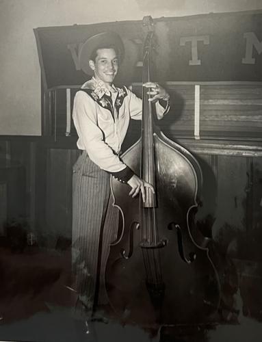 Donna Davis: Walter Hearne is a bass man and television pioneer ...