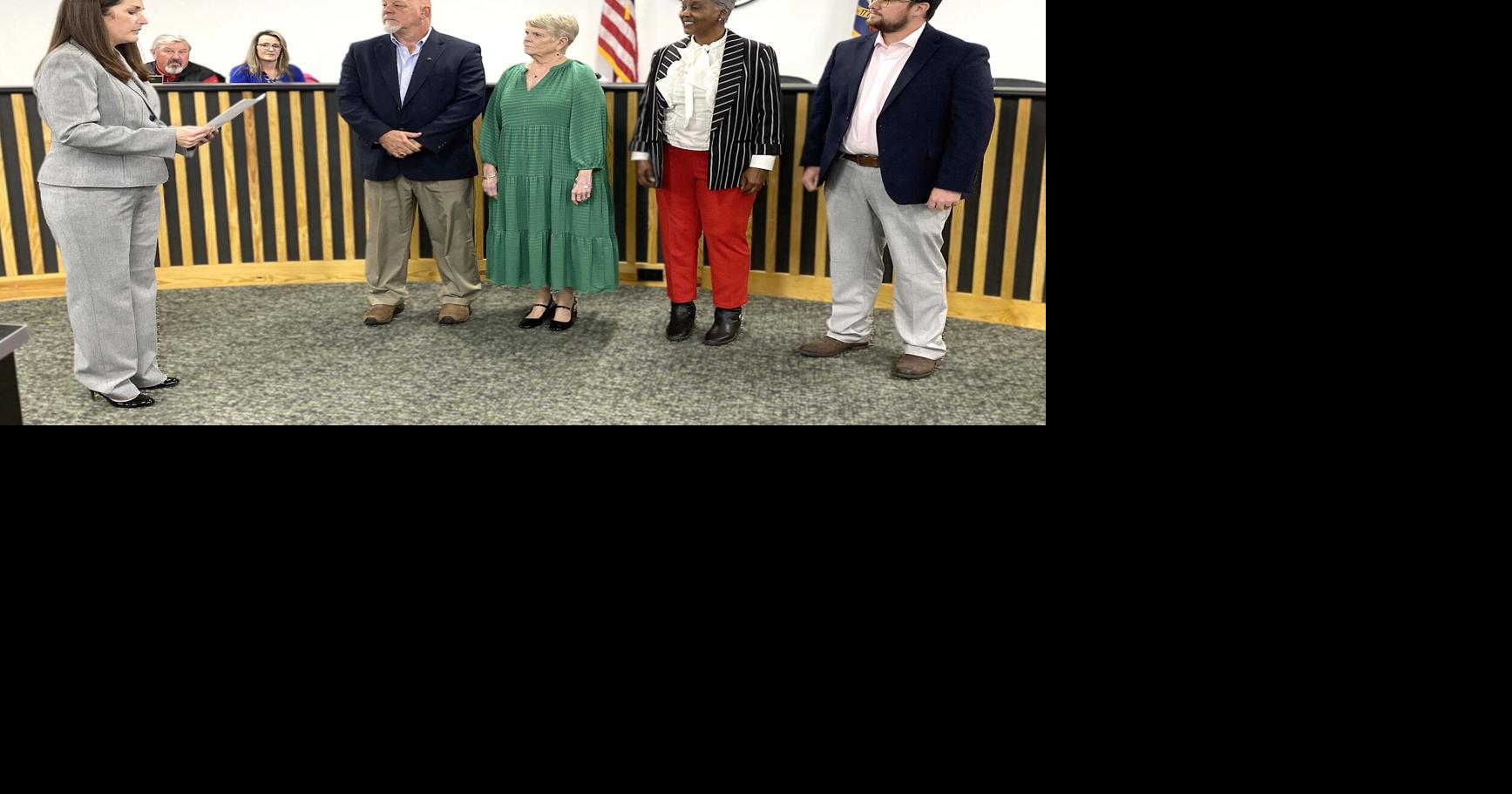 Martin Co. school board members sworn in | Features | reflector.com