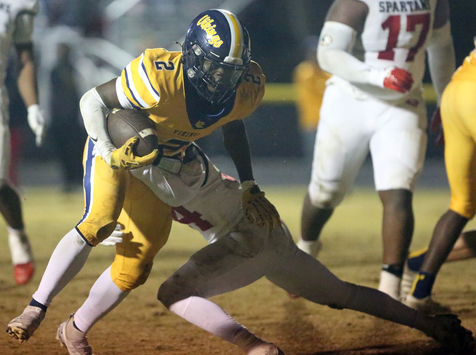 High school football: Four locals advance to third round of state ...