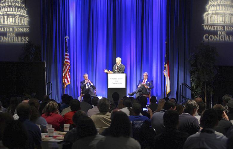 Presidential hopeful stumps for Jones | Local News | reflector.com