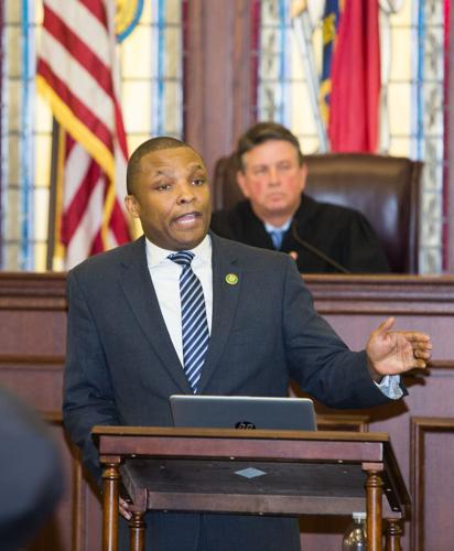 Davis focused on future at swearing-in ceremony | Local News ...