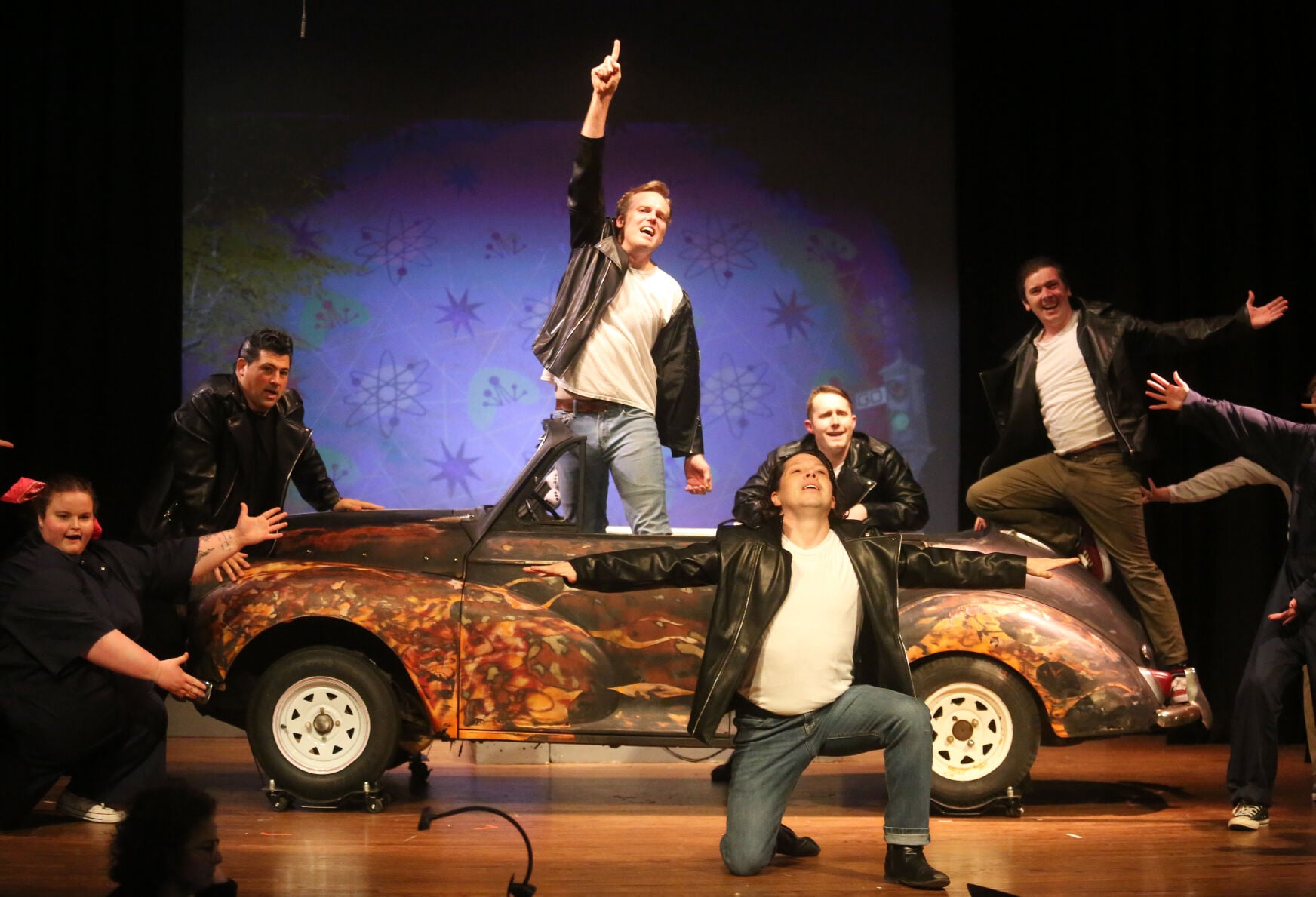 'Grease' brings memories of stage and screen to Farmville theater ...