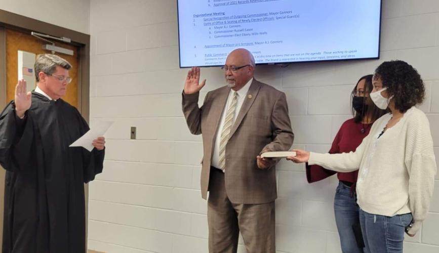 Warsaw re-elected mayor, newcomer and incumbent sworn in | News ...
