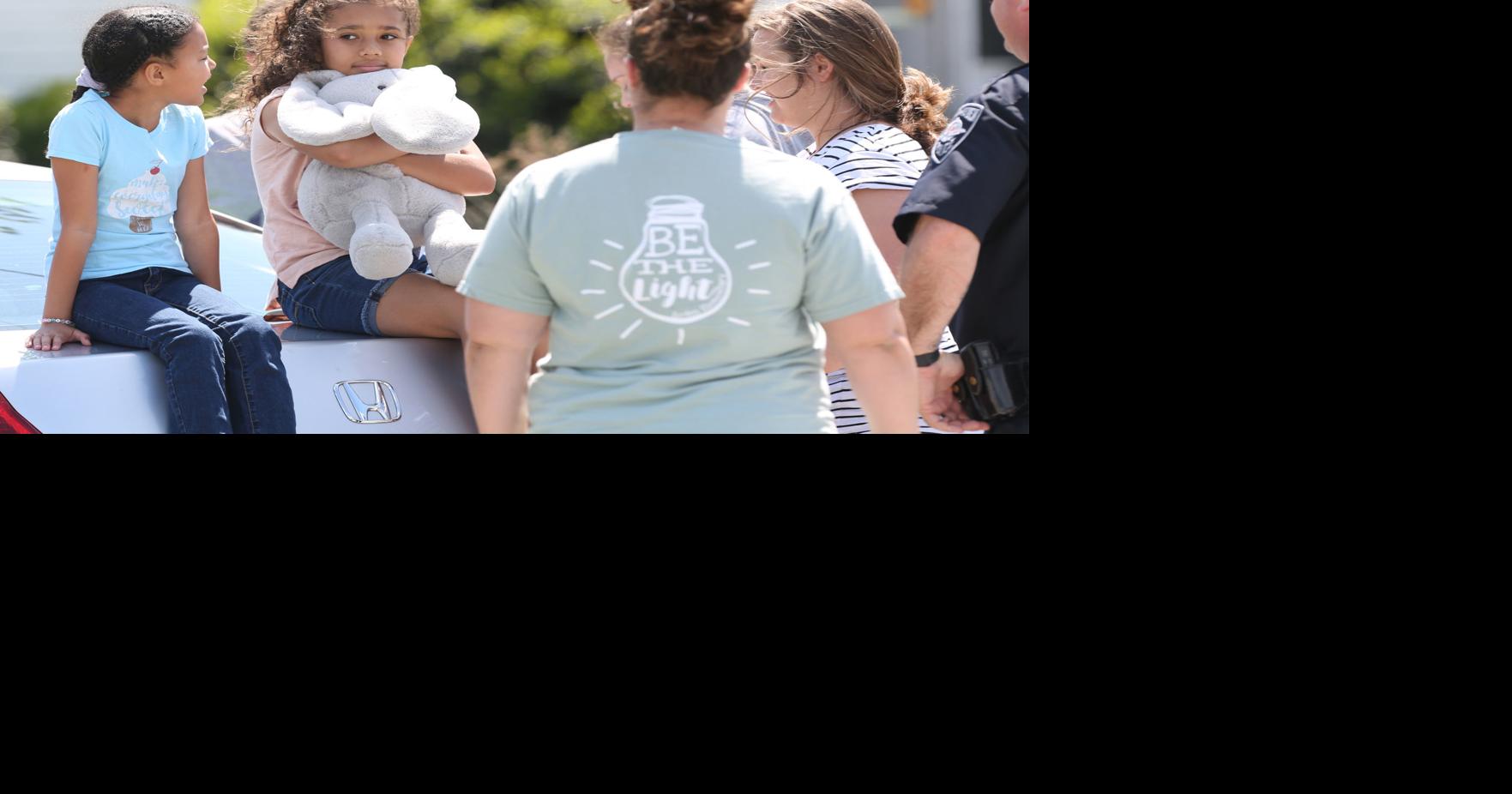 “Love for Layla line” shows support, love | Local News | reflector.com