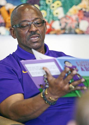 ECU's Coach Ruff reads to kids | Local News | reflector.com
