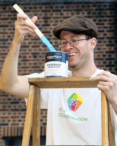 Heroes welcome downtown | Local News | reflector.com