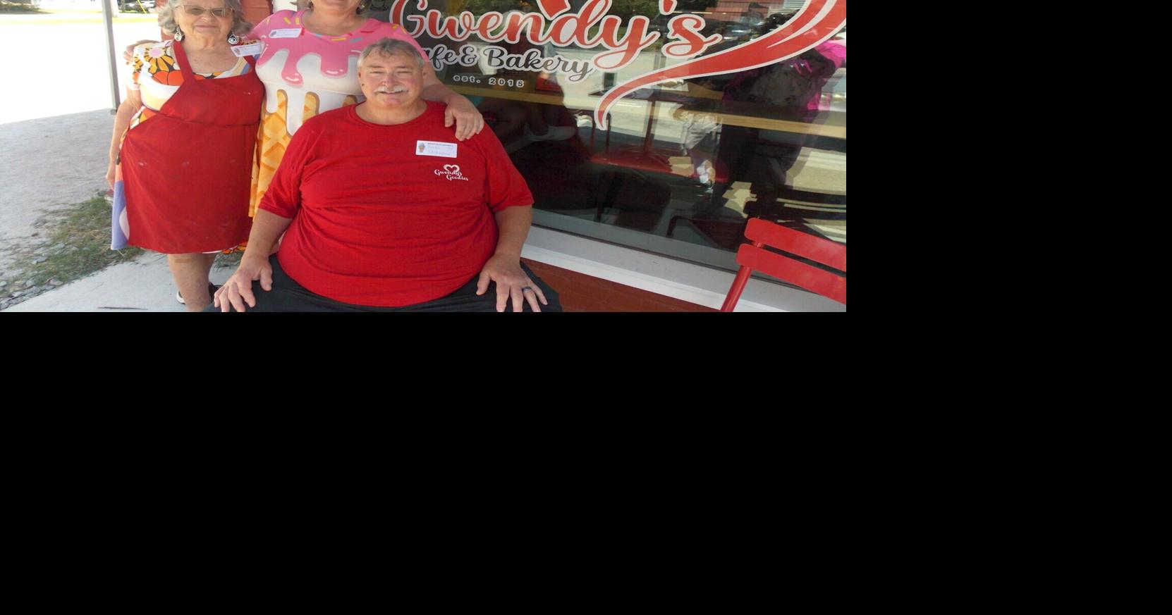 People, News & Notes: Gwendy's thanks community after decade of ...