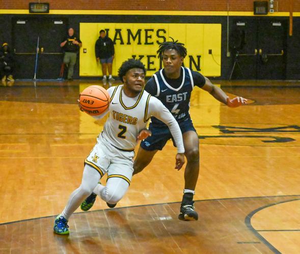 Tigers prevent Panthers’ comeback to earn third straight win | Sports ...