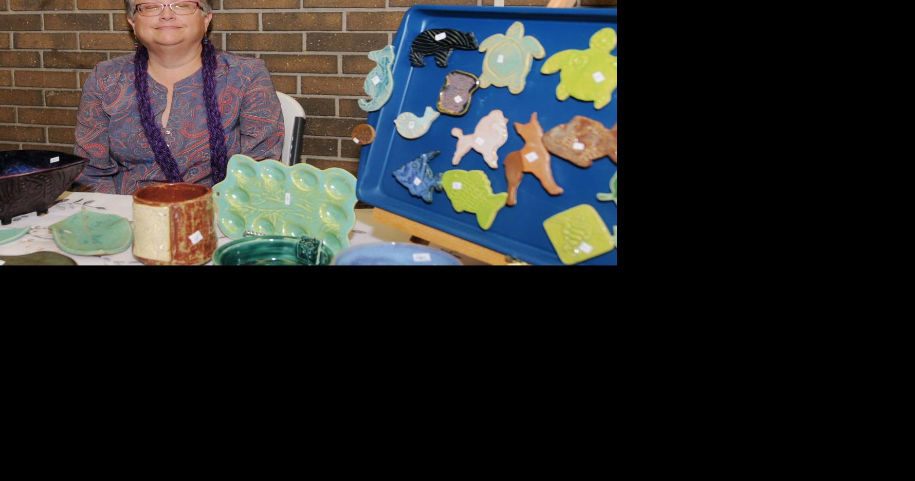 SCENE AROUND: Holiday Art Sale | Photo Galleries | reflector.com