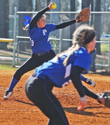 PCC gets softball, hoops wins | Local Sports | reflector.com