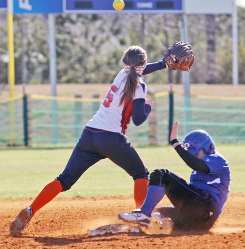 PCC gets softball, hoops wins | Local Sports | reflector.com