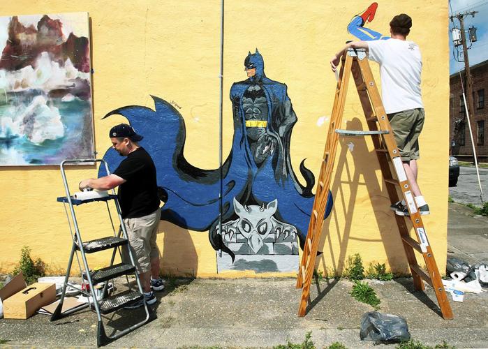 Heroes welcome downtown | Local News | reflector.com