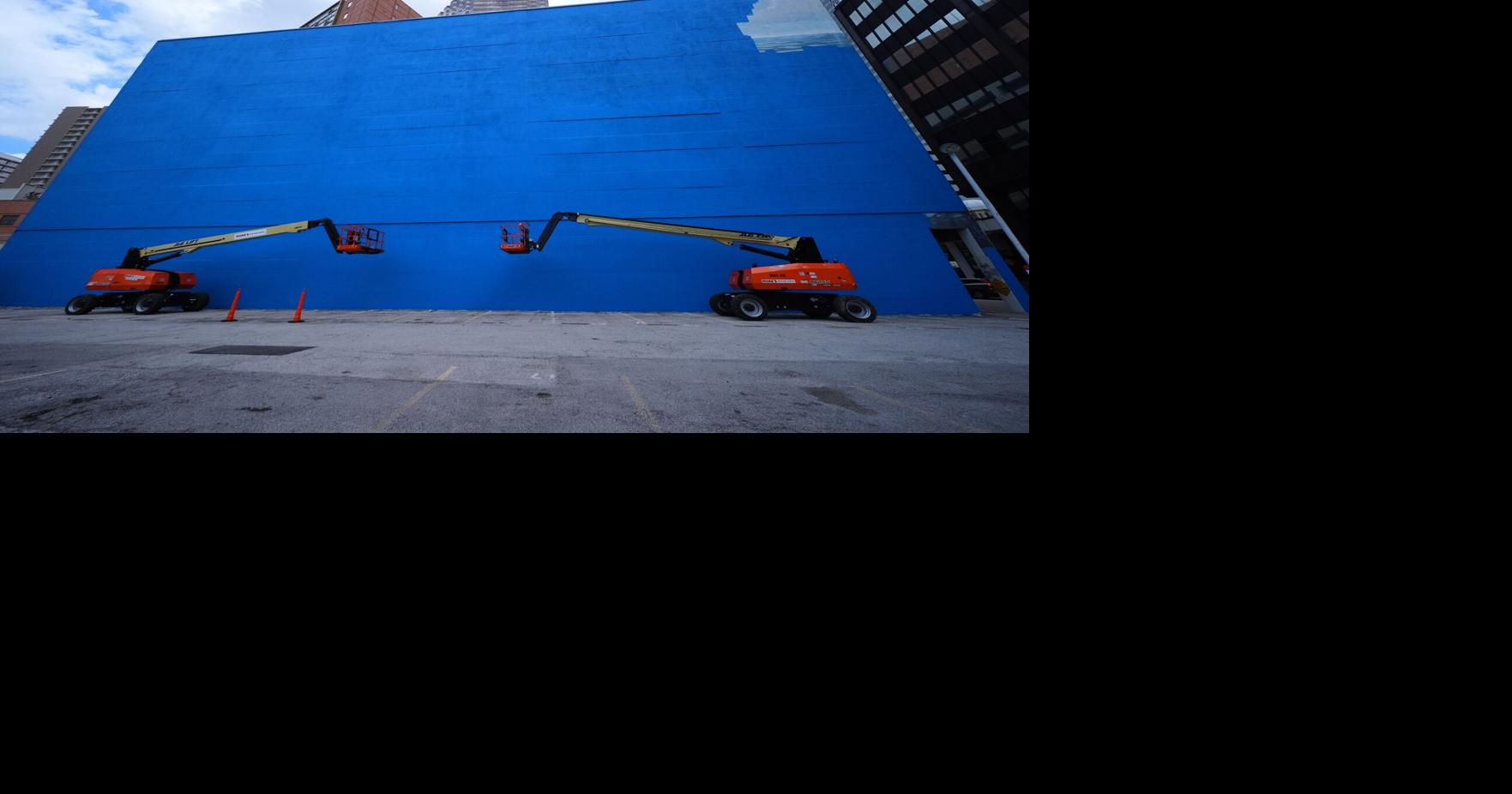 An outcry erupts as a whale mural beloved by many in Dallas is replaced ...