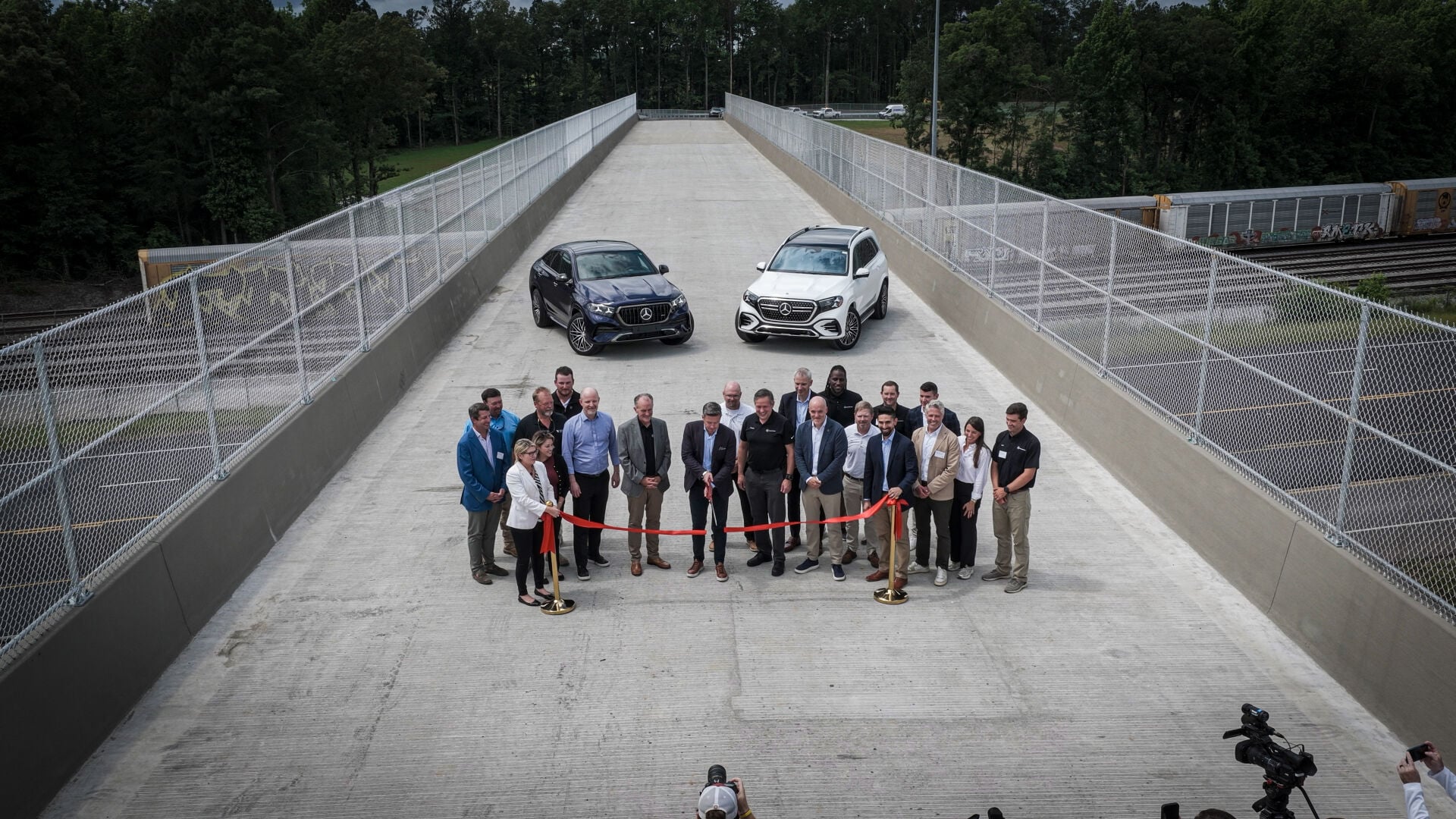Mercedes‑Benz Celebrates Completion of Marshalling Yard Access Bridge ...