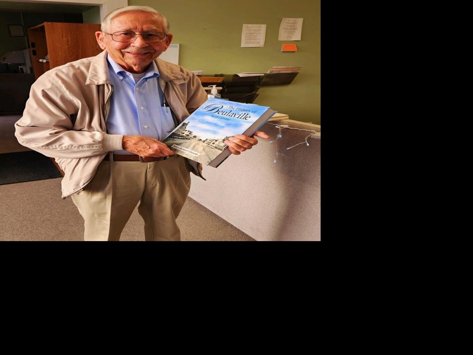 Beulaville native collects memories in new book | Features | reflector.com