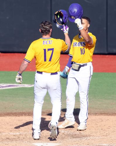 ECU vs. UNC-Ch | Photo Galleries | reflector.com