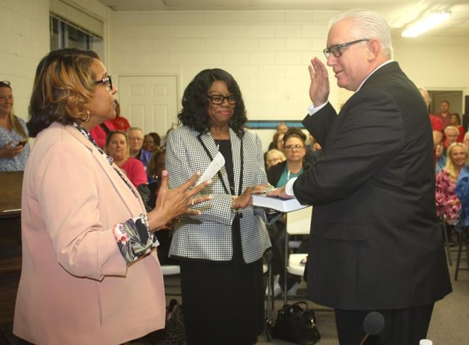 Mayor, commissioners take oaths of office | News | reflector.com