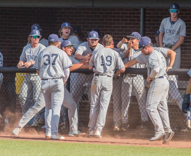 PCC baseball: Bulldogs, still in first place, turn in clunker in loss ...