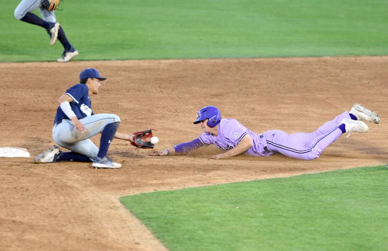 ECU vs. ODU | Photo Galleries | reflector.com