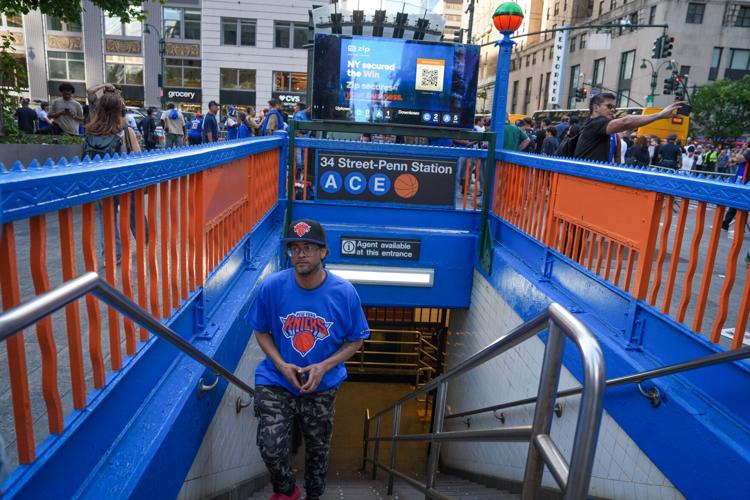 Knicks fever sweeps New York for Game 3 of the NBA Finals against the ...