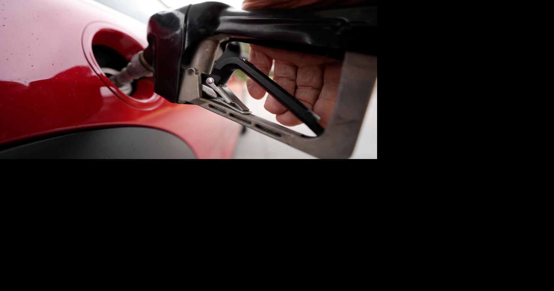 Key inflation gauge worsens, eroding Americans' income and spending ...