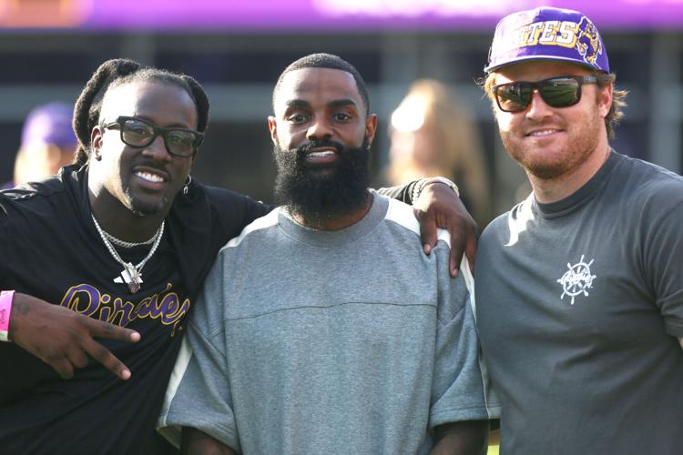 ECU football: Houser's 4 TDs dump rival Charlotte, Pirates earn bowl ...