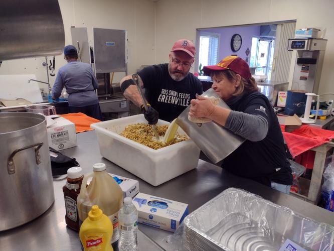 Nonprofits ready to serve Thanksgiving meals to families struggling ...