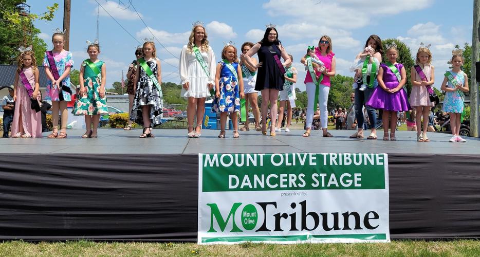 Record crowds flock to the annual NC Pickle Festival | News | reflector.com