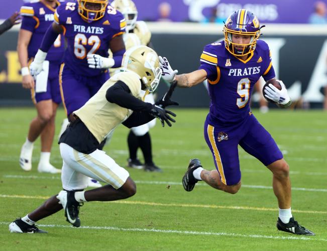 ECU football: Houser's 4 TDs dump rival Charlotte, Pirates earn bowl ...