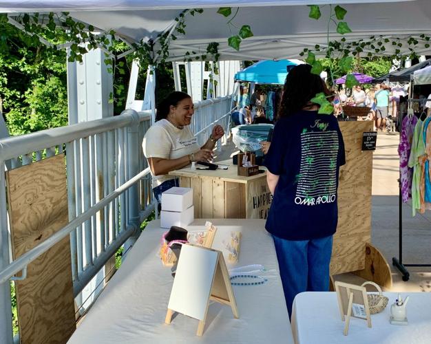 Vendors, customers see appeal at new Town Common Market, offer ideas ...