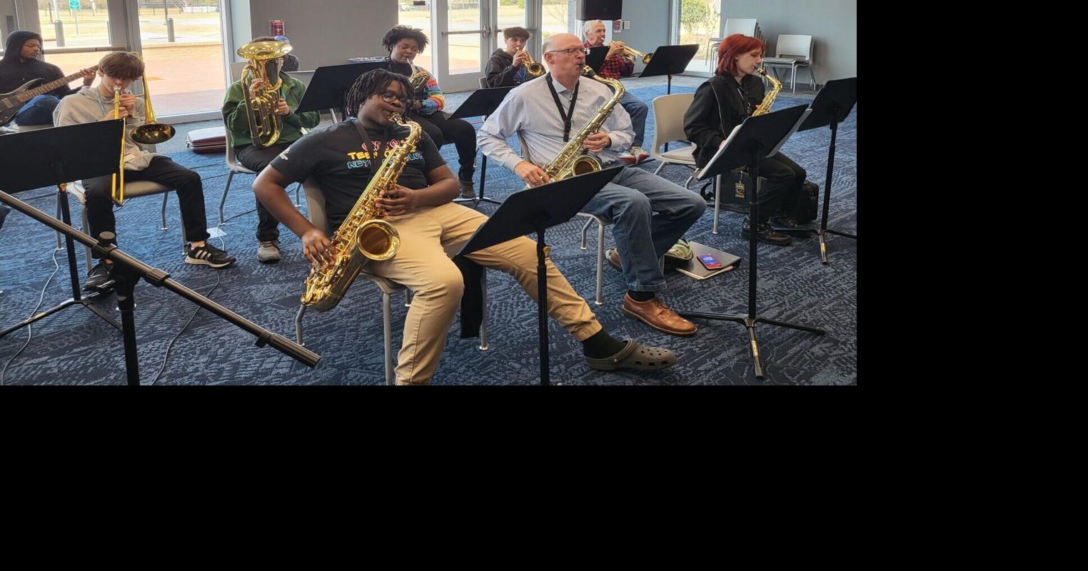 Band together: New arrangement brings senior adults in to join high ...