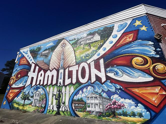 Hamilton mural brightens town | Local News | reflector.com