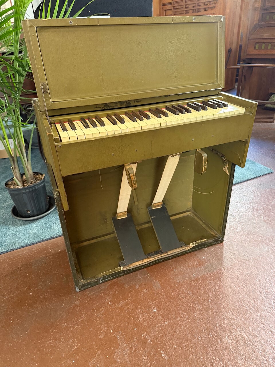 Estey Organ Museum displays D-Day artifact: Military organ attached to ...