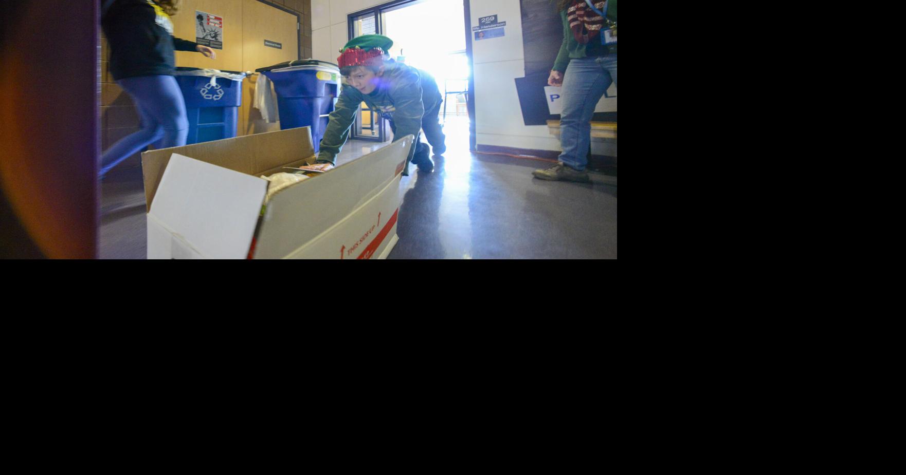 PHOTOS: Project Feed the Thousands | Multimedia | reformer.com