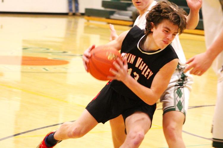 Strong second half powers Wildcats past Rebels | Sports | reformer.com