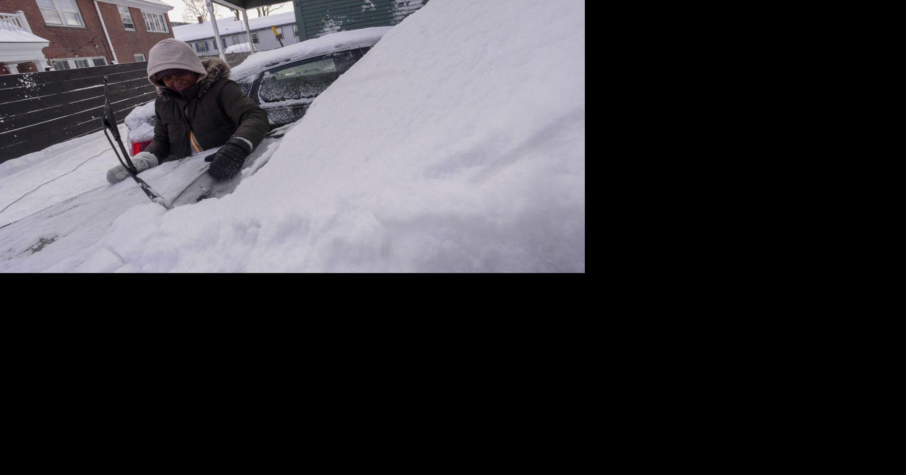 PHOTOS: An icy clean up | Multimedia | reformer.com