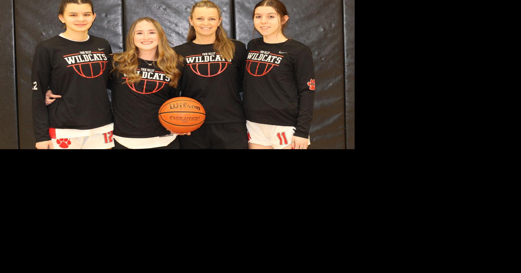 Wildcats drop game to Blue Devils on senior night | Sports | reformer.com