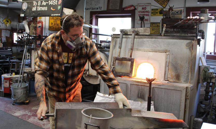 Manchester glass artisan turns up the heat | Entertainment | reformer.com