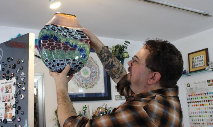 Manchester glass artisan turns up the heat | Entertainment | reformer.com