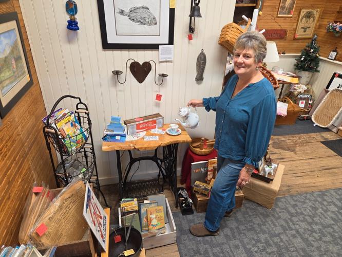 Christmas all year: Holiday pop-up shop celebrates 10 years in business ...