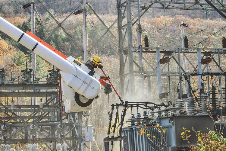 Transformer fire causes widespread outages | Local News | reformer.com